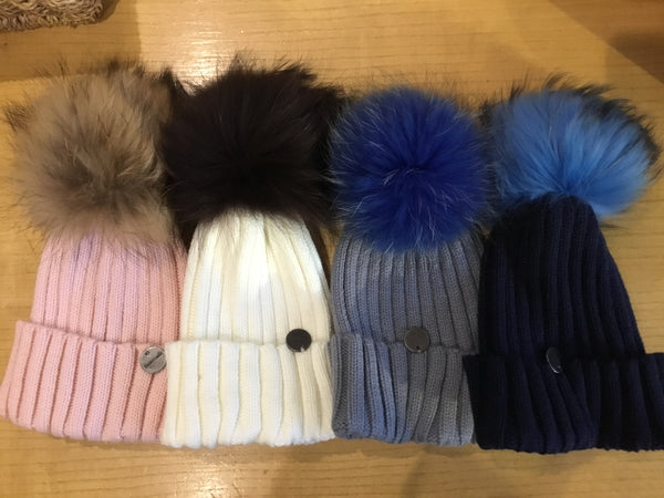 Bobble Hat with fur Pom-pom – Tattersalls